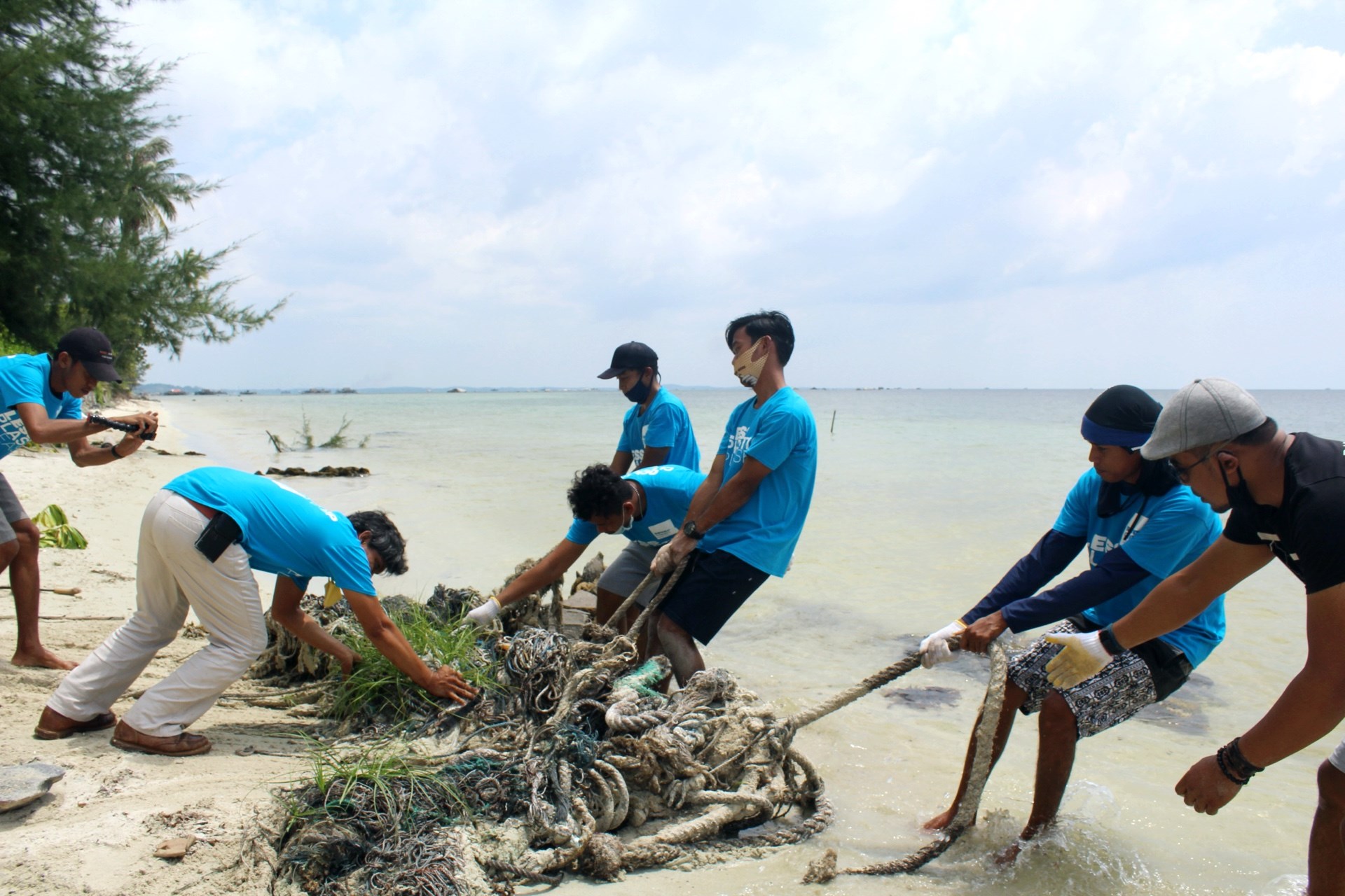 Beach Clean Up with Seven Clean Seas - orgayana
